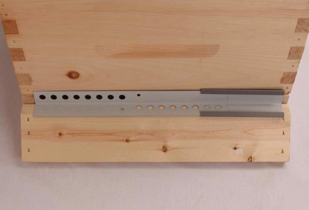 Mouse Guard Metal 8 or 10 Frame - Napoleon Bee Supply